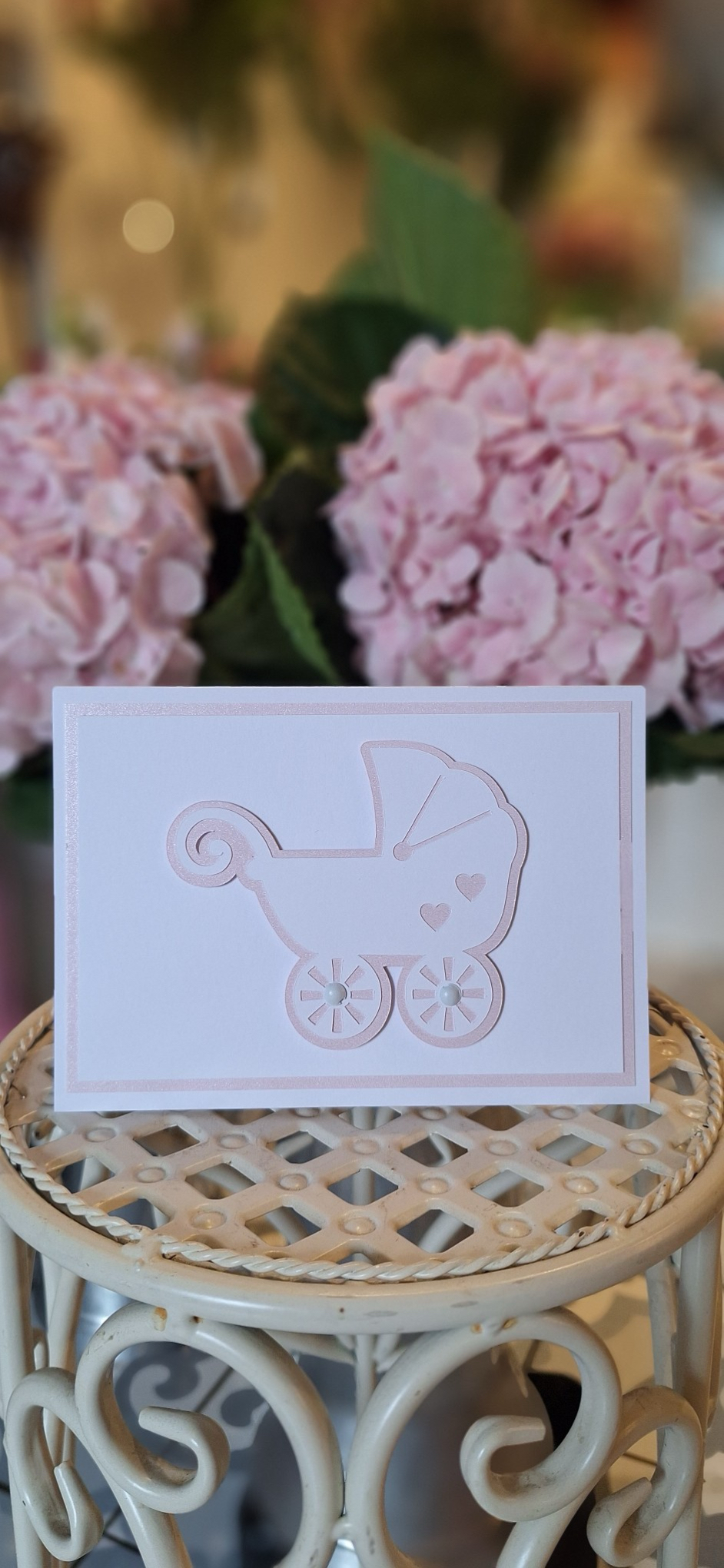 Kaart- tütarlapse sünni puhul – Lillekimbud, lõikelilled ja töötoad